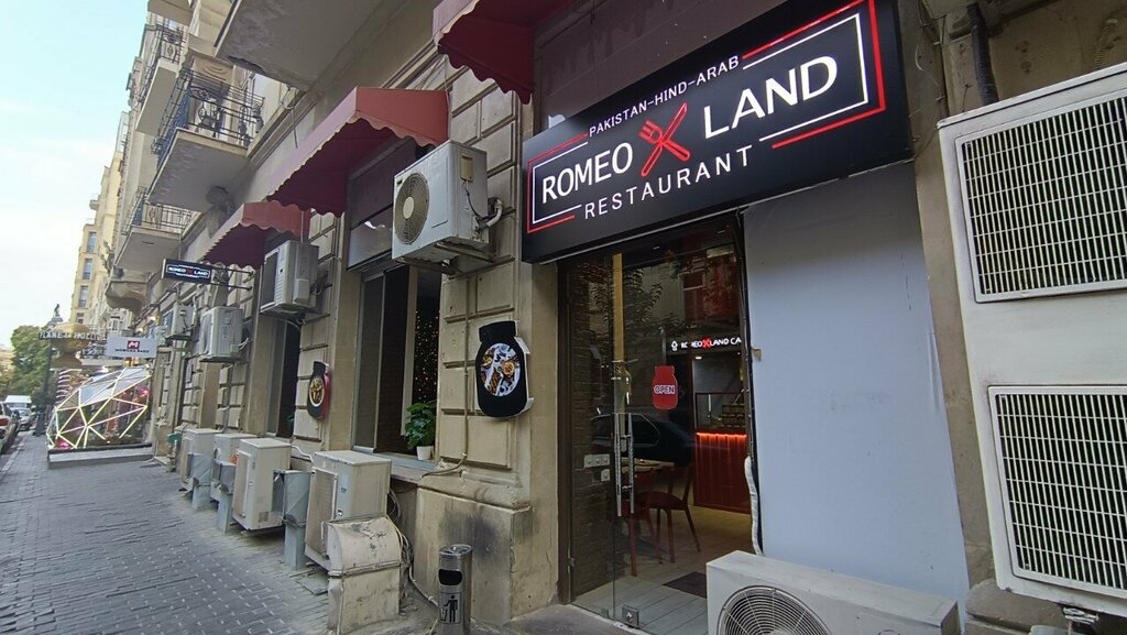 Kafe Romeo Land, Bakü, foto