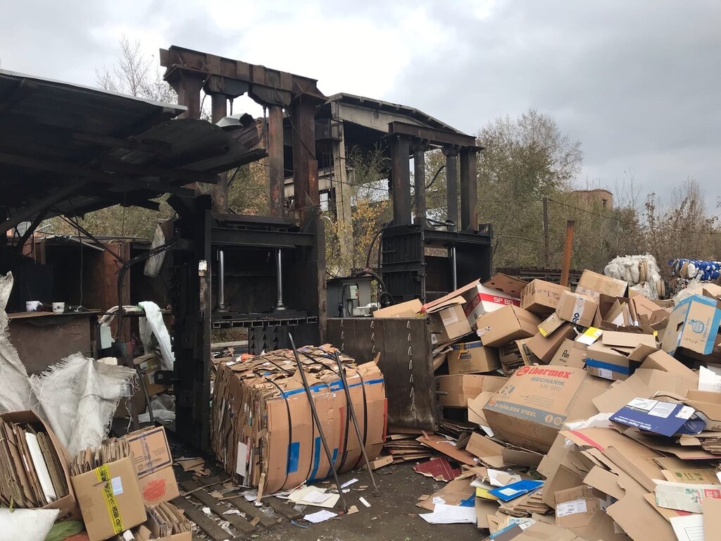 Geri dönüşüm maddeleri SibVtorResurs, Çernogorsk, foto