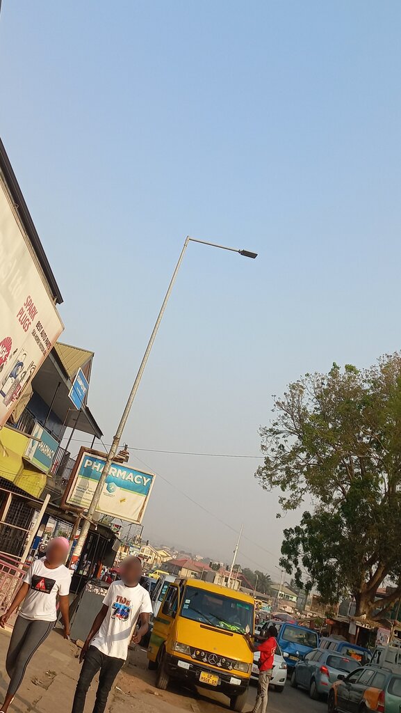 Eczaneler Nadom Pharmacy, Akra, foto