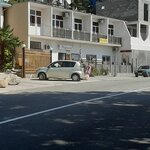 У Сурена (Autonomous Republic of Abkhazia, Sukhum Highway, 1), otel  Abhazya'dan