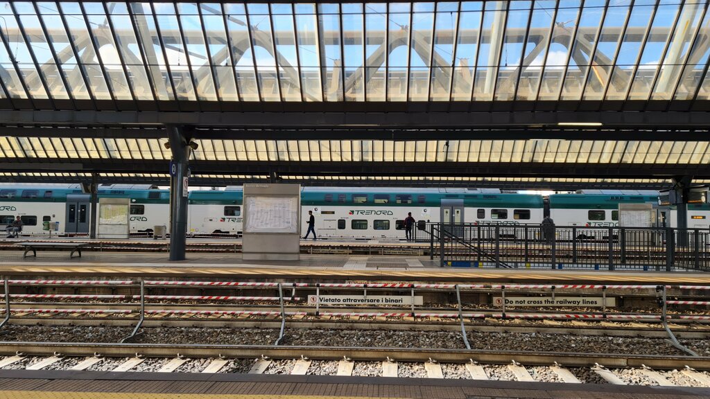 Tren istasyonu Milano Certosa, Milano, foto