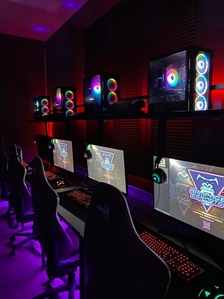 Bilgisayar kulübü Rampage Esports Arena, Erivan, foto