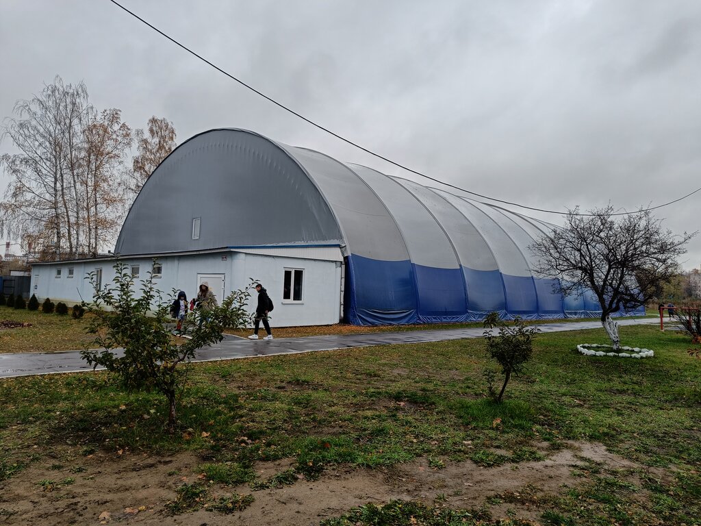 Çok amaçlı spor tesisleri Крытый футбольный манеж, Dzerjinski, foto