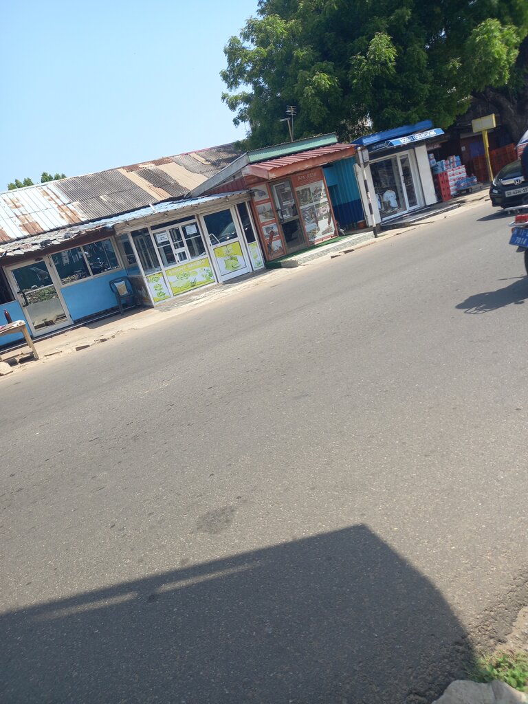 Emlak ofisi Bon Rich, Akra, foto