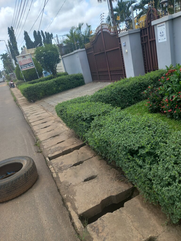 Giyim mağazası Elite, Akra, foto