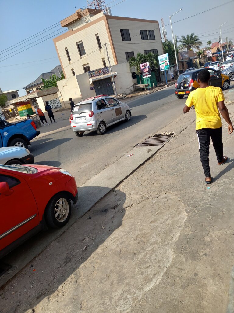 Dini dernekler Flock Of Christ Chapel International, Akra, foto