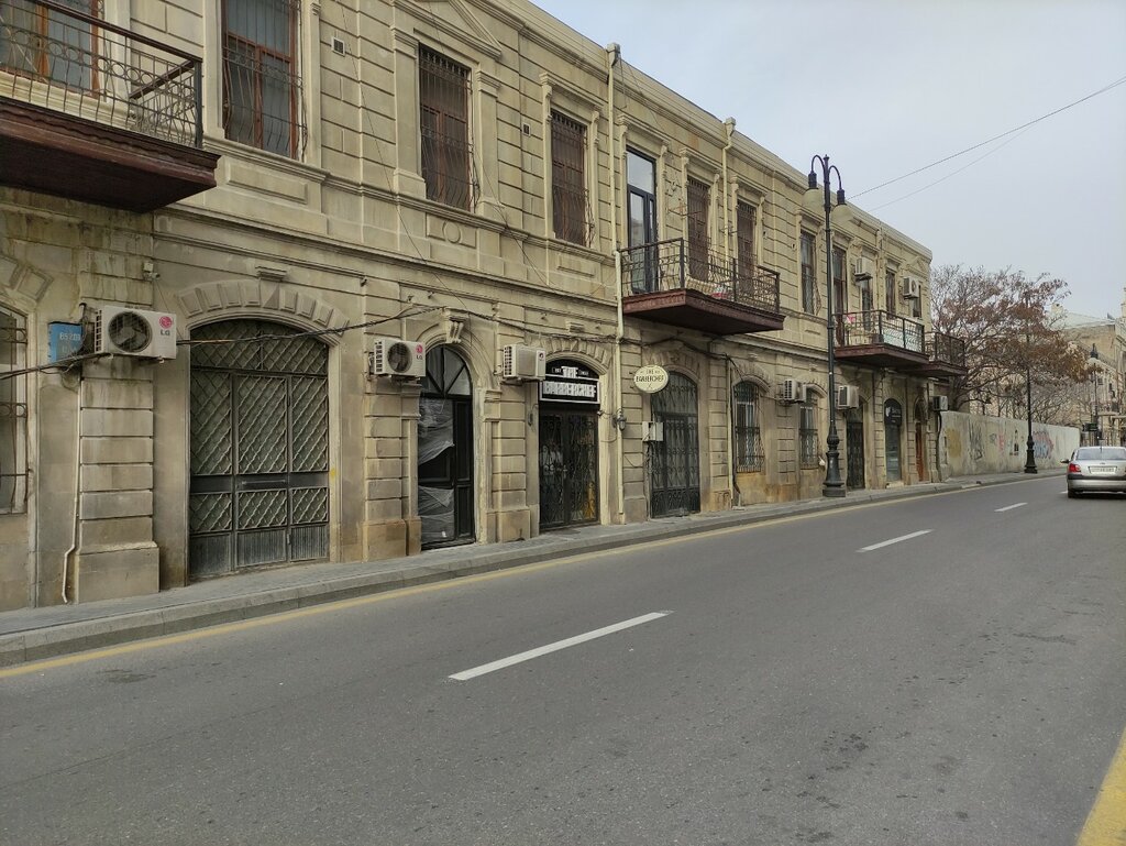 Berberler Barbershef, Bakü, foto