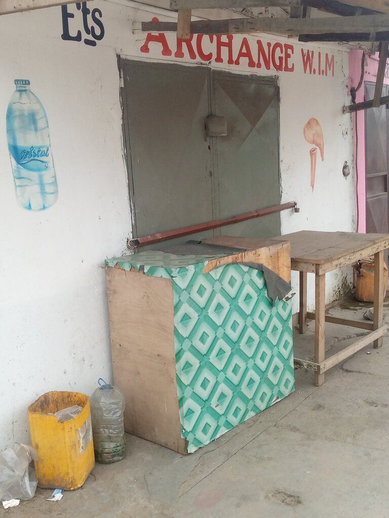 Kasap, şarküteri Archange W. I. M, Brazzaville, foto