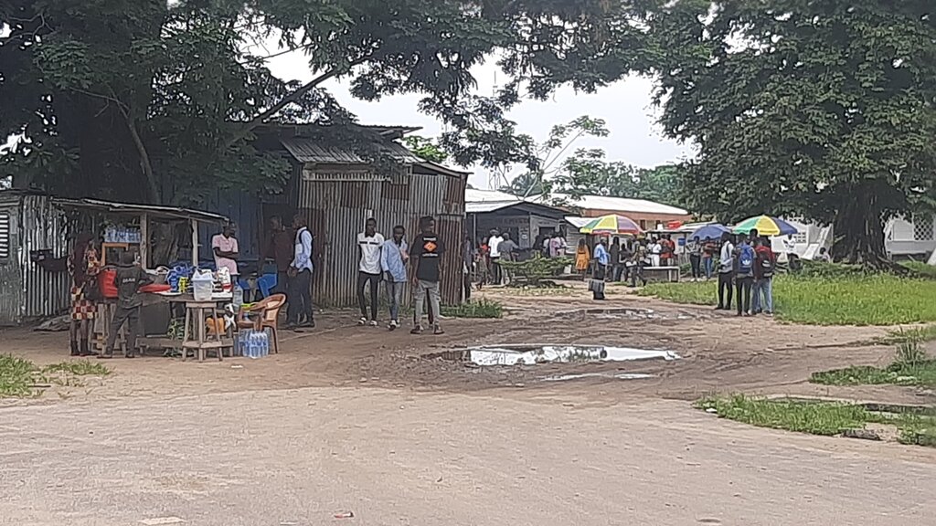 Gıda pazarı Marché Mouéti, Brazzaville, foto