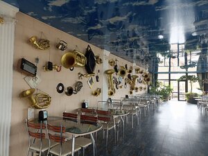 Cafe Kavkazskaya plennitsya (No:1, село Лучистое, микрорайон Огородник), kafe  Kırım Cumhuriyeti'nden