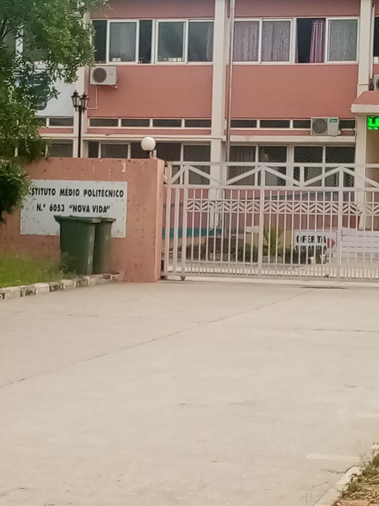 Yüksekokul Instituto Médio Politécnico do nova vida, Loanda, foto