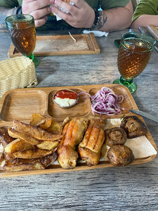 Grill House (Leningradskoye Highway No:26В, Pskov), kafe  Pskov'dan