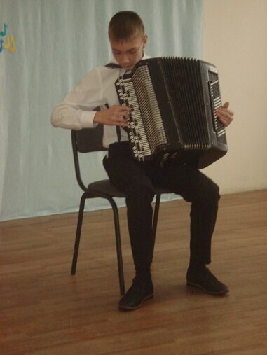 Sanat okulları Uyarsk Children's Art School, Uyar, foto