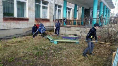 Ortaokul Fabrichnaya osnovnaya obshcheobrazovatelnaya shkola pgt. Lalsk Moku, Kirovskaya oblastı, foto