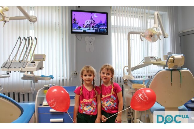 Özel ağız ve diş sağlığı klinikleri ve muayenehaneleri Studiya stomatologii Akvarel, Lviv, foto