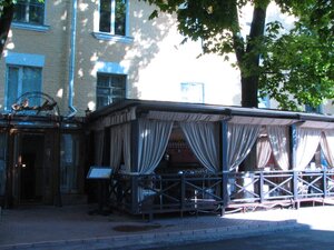 Velyurov (prospekt Myru No:17А), restoran  Chernigov'dan