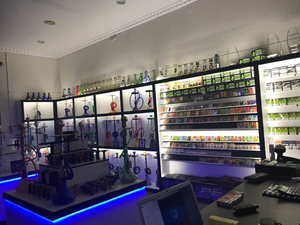 Tütün mamülleri üreticileri Smoky Boss, Novorossiysk, foto