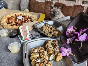 Nemestnie (ulitsa Mira No:90), pizzacılar  Yelets'ten