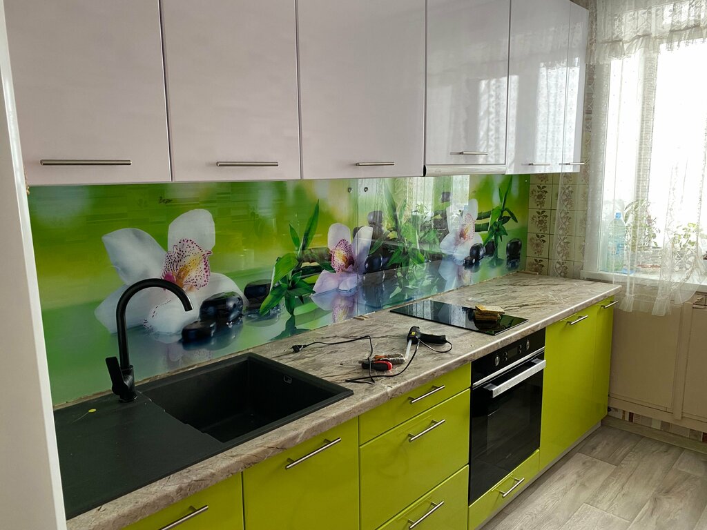 Cam ve cam ürün üreticisi Steklo Zerkala, Leninsk‑Kuznetski, foto