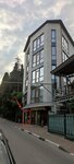 L. B. N. (Боткинская улица No:19), güzellik salonu  Yalta'dan