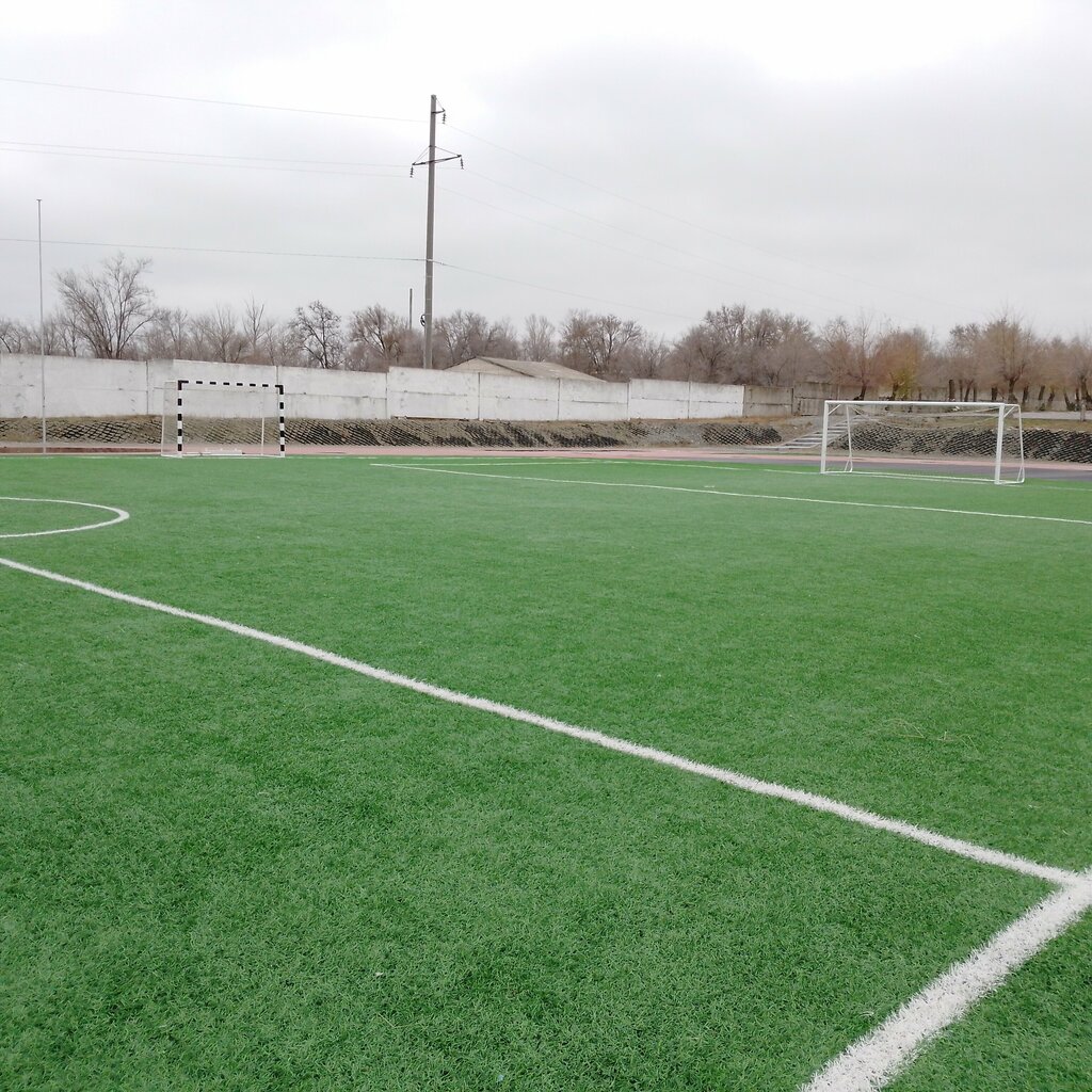 Spor alanı Футбольное поле, Surovikino, foto