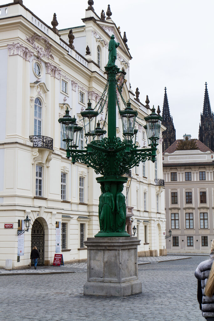 Park, sokak heykeli Lampa plynová, Prag, foto