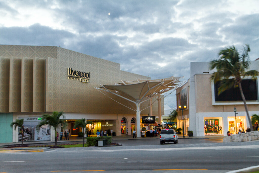 Alışveriş merkezleri Liverpool Cancún, Cancun, foto