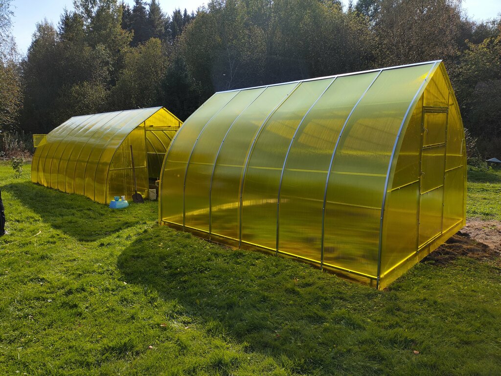 Pleksiglas, polikarbonat Красивый Сад, Vologodskaya oblastı, foto