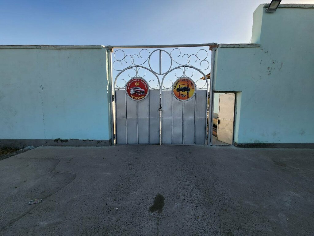 Otomobil servisi Xazrati Dovut, Karşı, foto