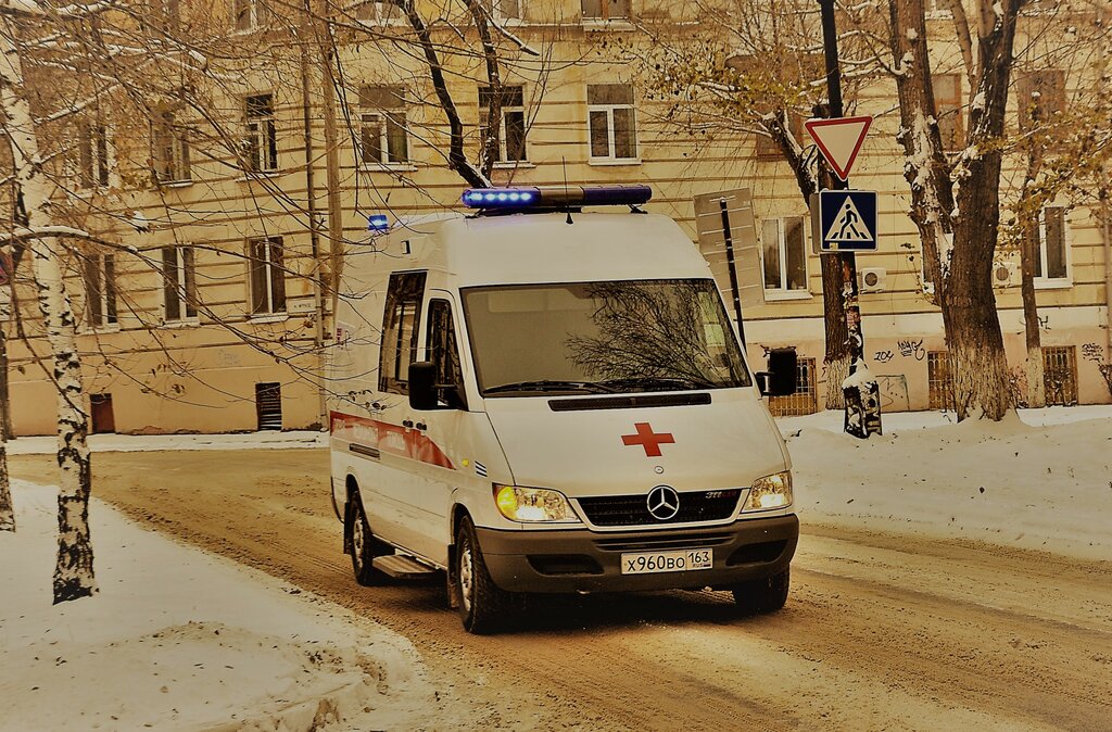 Acil tıbbi yardım hizmeti Ambulance Samara region, Novokuybyşevsk, foto