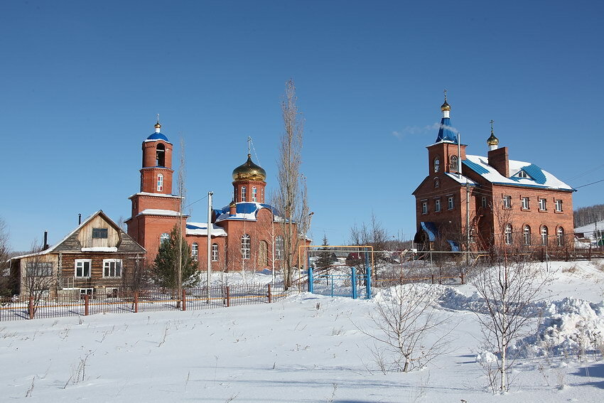 Ortodoks kiliseleri Свято-Пантелеимоновский храм, Uçaly, foto