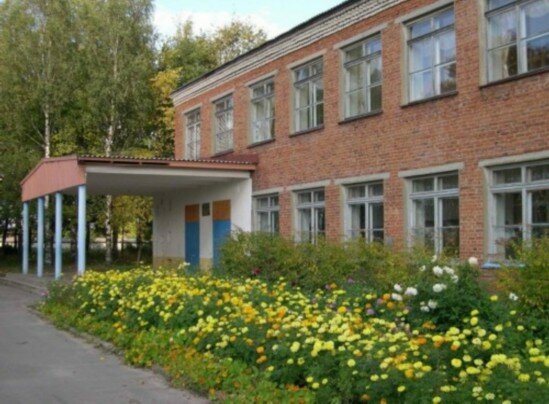Ortaokul Nagoryevskaya srednyaya obshcheobrazovatelnaya shkola Mou, Yaroslavskaya oblastı, foto