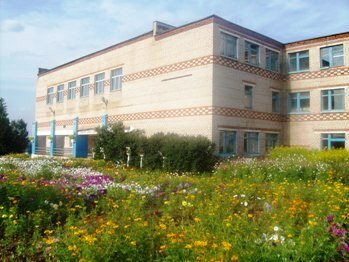 Ortaokul Karagayskaya Srednyaya Obshcheobrazovatelnaya shkola № 2, s. Karagay, Permski krayı, foto