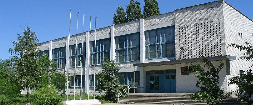 Meslek yüksekokulu Frolovsky promyshlenno-ekonomichesky tekhnikum, Frolovo, foto