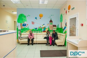 Semeynaya klinika Ameda (Povitroflotskyi Avenue No:51), tıp merkezleri ve klinikler  Kiev'den