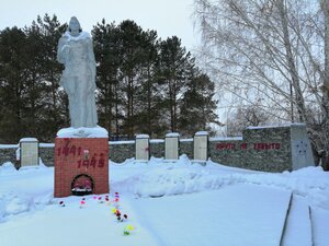 Мемориал Славы 1941-1945 гг. (Omsk Region, Gorkovskiy rayon, selo Novopokrovka), anıt, heykel  Omskaya oblastından