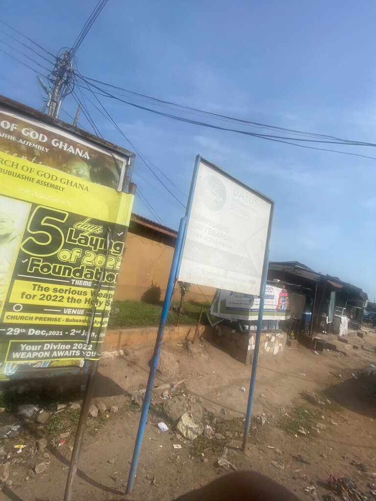 Tabela yapımı Church Of God Ghana Sign Post, Akra, foto