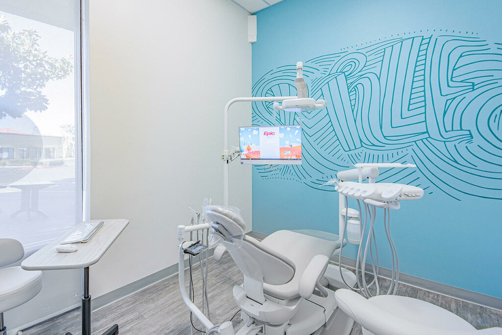 Özel ağız ve diş sağlığı klinikleri ve muayenehaneleri Mira Mesa Smiles Dentistry, Kaliforniya Eyaleti, foto