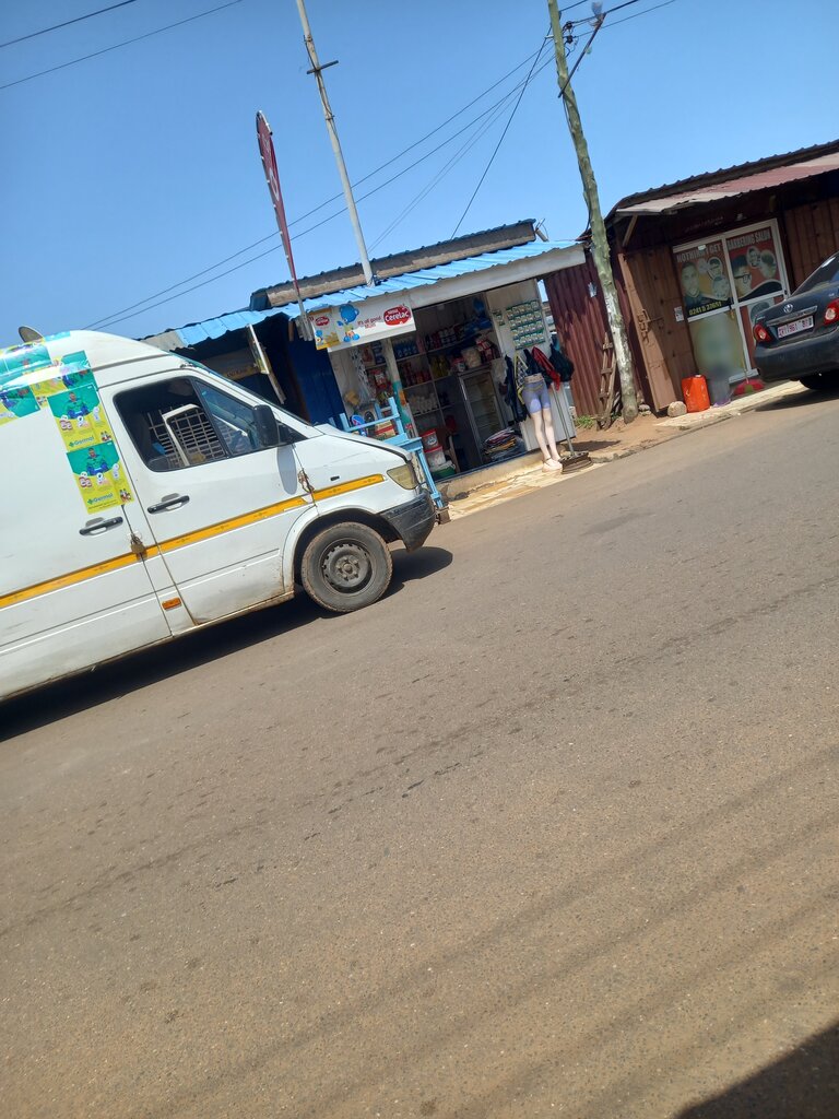 Para transferleri Difafa Enterprise, Akra, foto