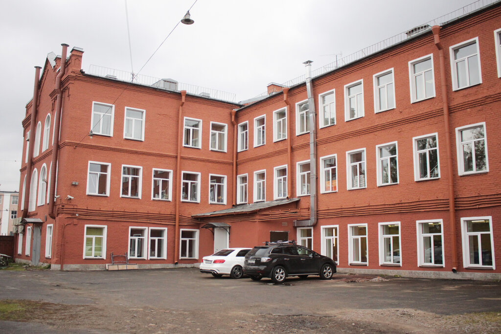 Eğitim altyapısı Petrovsky kolledzh, Saint‑Petersburg, foto