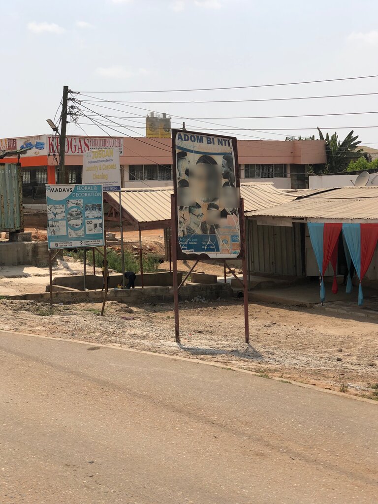 Berberler Adom Bi Nti Barbering Salon, Dünya, foto