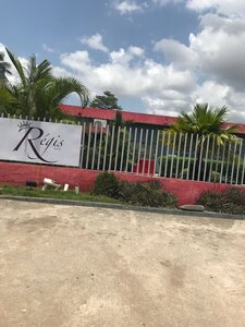 Regis Glacier (Abidjan, Cocody, Boulevard des Martyrs), restoran  Abican'dan