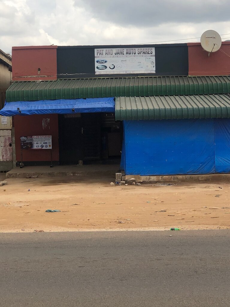 Otomobil yedek parçaları Pat and Jane Auto spares, Lusaka, foto