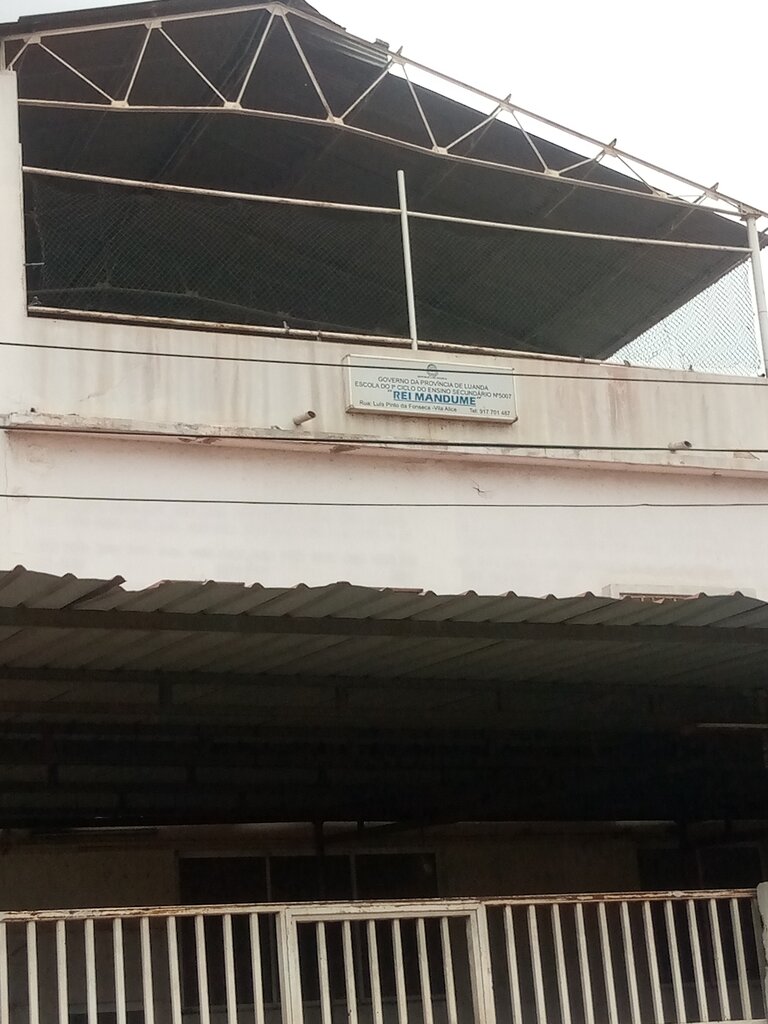 Ortaokul Escola Rei Mandume, Loanda, foto