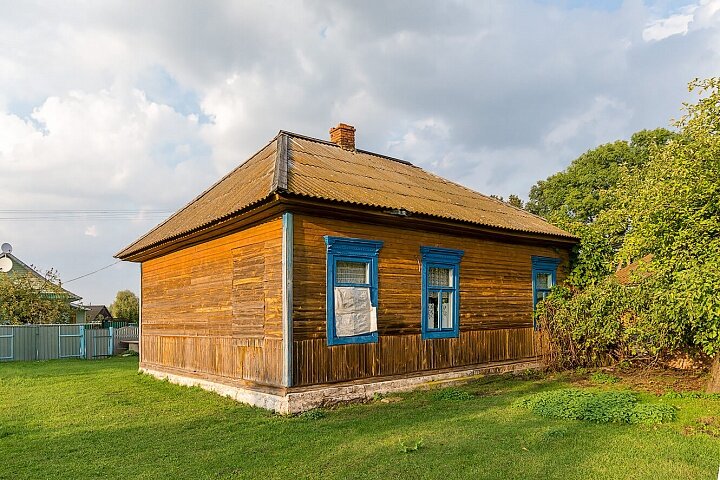 Turistik yerler Chaim Weizmann's house, Brestskaya oblastı, foto