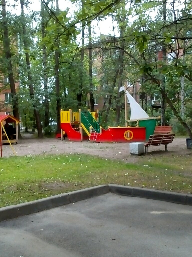 Oyun alanı Playground, Saint‑Petersburg, foto