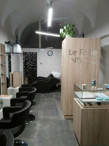 Salone Le Follie (Trentino-Alto Adige, Trento, Via Suffragio), kuaförler  Trento'dan