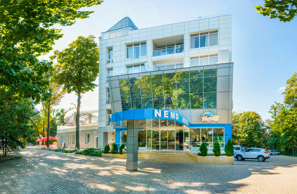 Otel Hotel & SPA NEMO with dolphins, Harkiv, foto