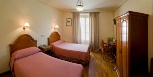 Hotel Asturias (Plaza Mayor No:11, Gijon, Gijón), otel  Xixón'dan