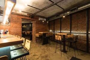 U Larisy (Rubinshteyna Street No:29/28), bar  Saint‑Petersburg'dan